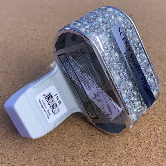 Bath & Body Works | Accents | Bbw Scent Switching Wallflowers Duo Plug ...